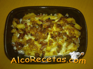 Patatas con queso y bacon